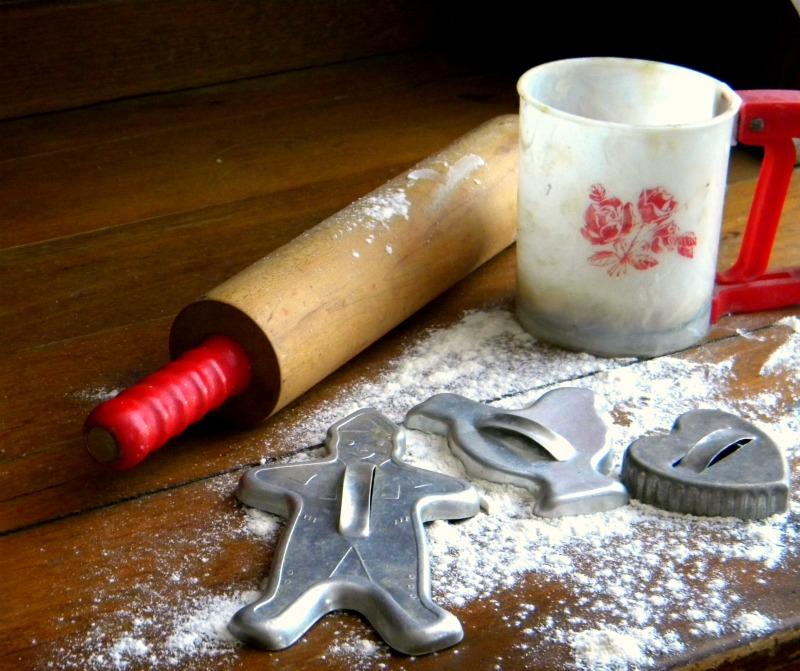 Antique Cookie Cutters History & Value | LoveToKnow
