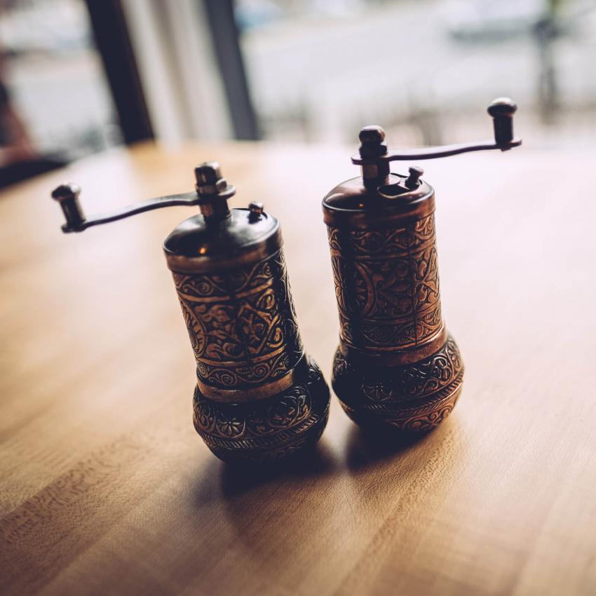 Dive into the World of Vintage Salt and Pepper Shaker Collecting ...