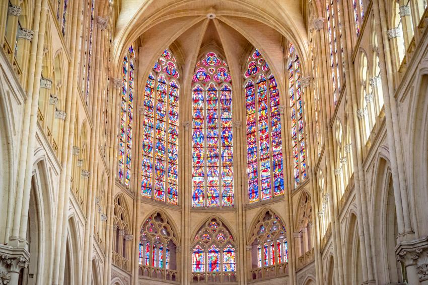 Antique Stained Glass Windows: Stunning Designs From Different Eras ...