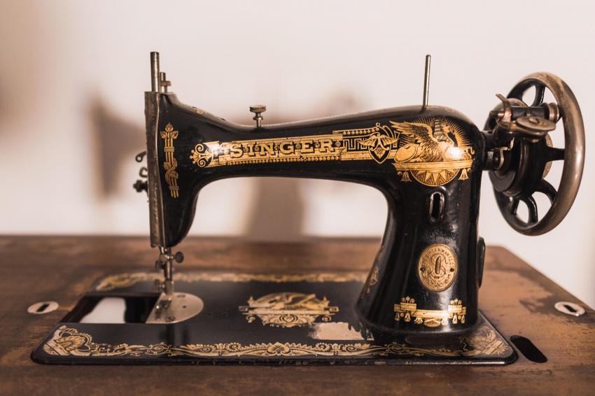 Antique Sewing Machines: A Historical Look | LoveToKnow