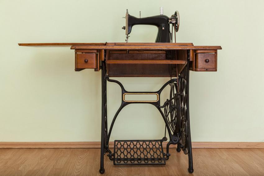 Antique Sewing Machines: A Historical Look | LoveToKnow