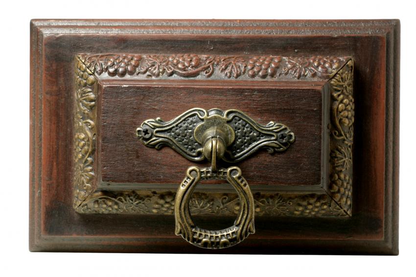 Types of Antique Drawer Pulls With Pictures | LoveToKnow