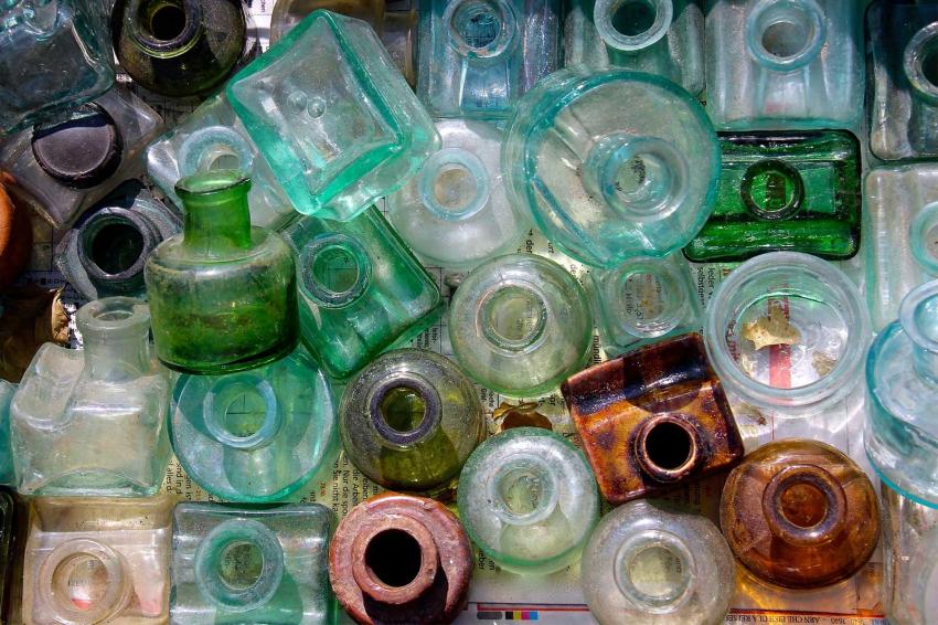 Old Bottle Identification Tips (With Pictures to Guide You) | LoveToKnow