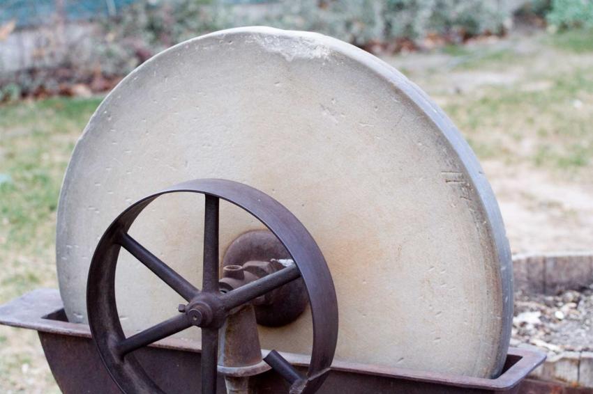 Pictures of Antique Hand Tools and Their Usage | LoveToKnow