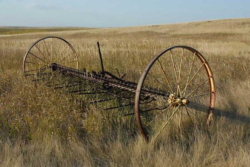 Antique Hay Rake: From Hand Tools to Tractor-Drawn | LoveToKnow