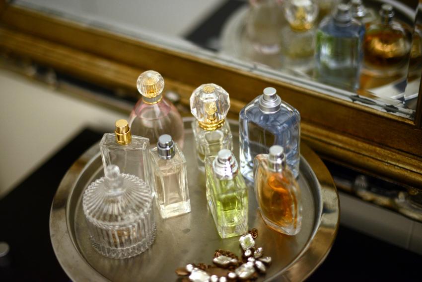 7 Vintage Perfumes to Take You Back in Time | LoveToKnow