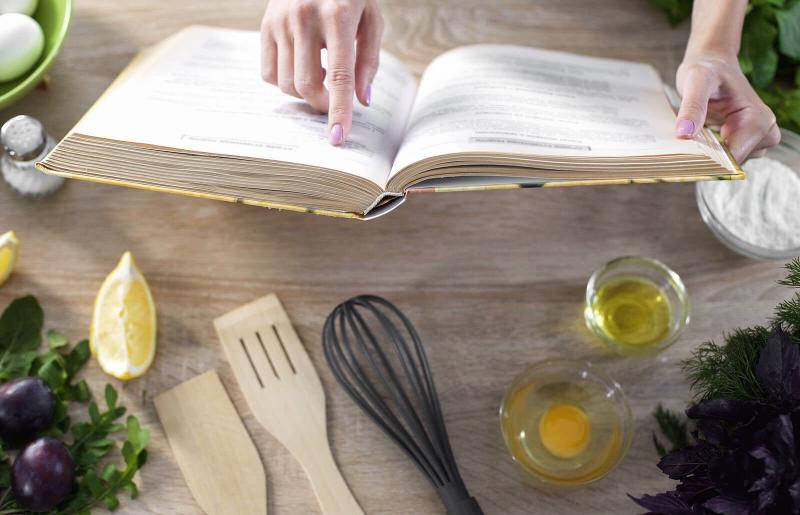 Exploring the Growing Trend of Vintage Cookbook Collecting | LoveToKnow
