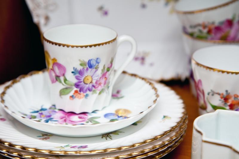 Monbijou China: History and Worth of This Bavarian Collection | LoveToKnow