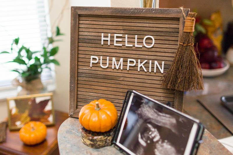 21 Baby Announcement Board Ideas to Capture Anyone's Heart | LoveToKnow