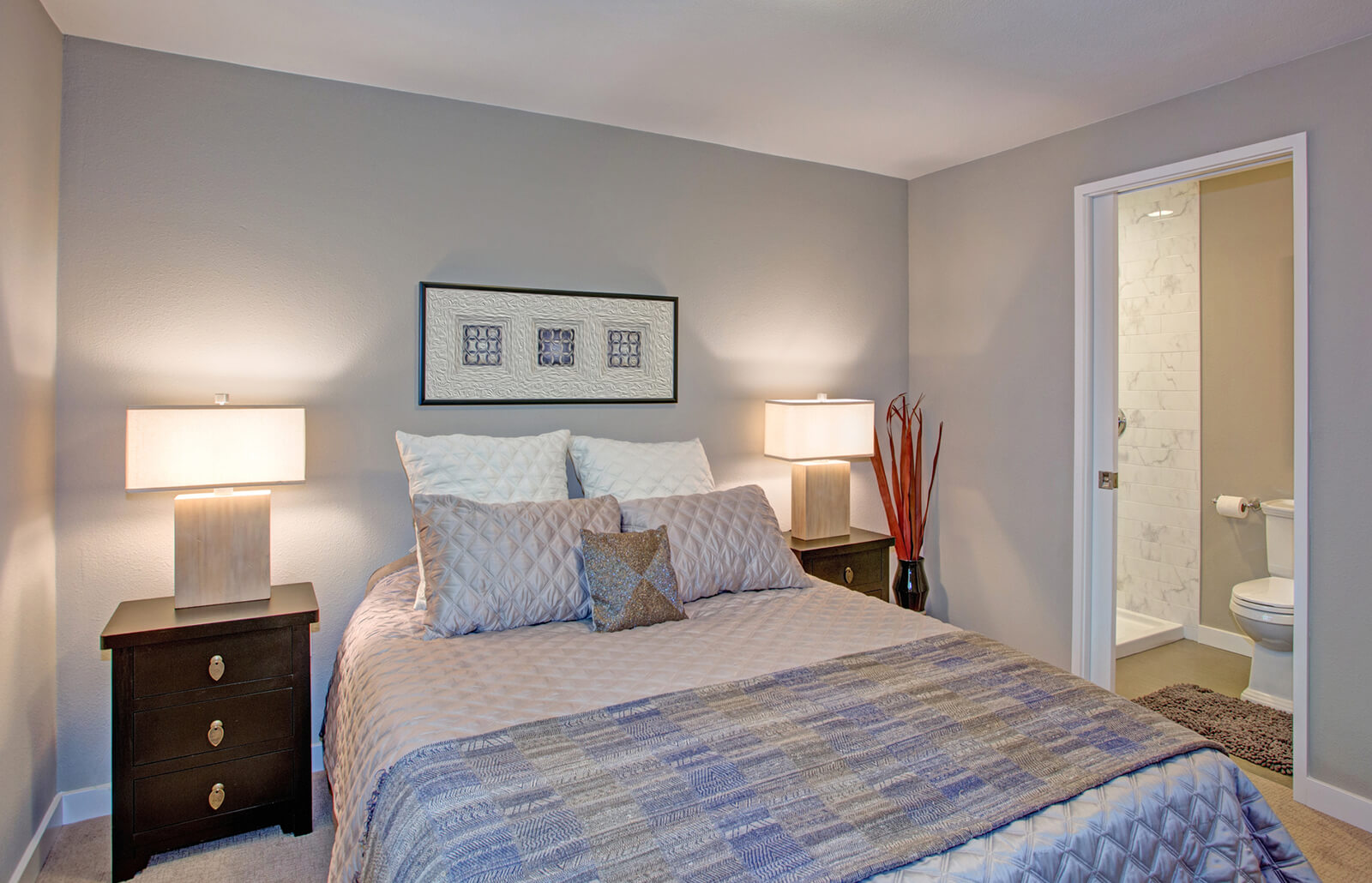 What Color Bedding Goes With Grey Walls