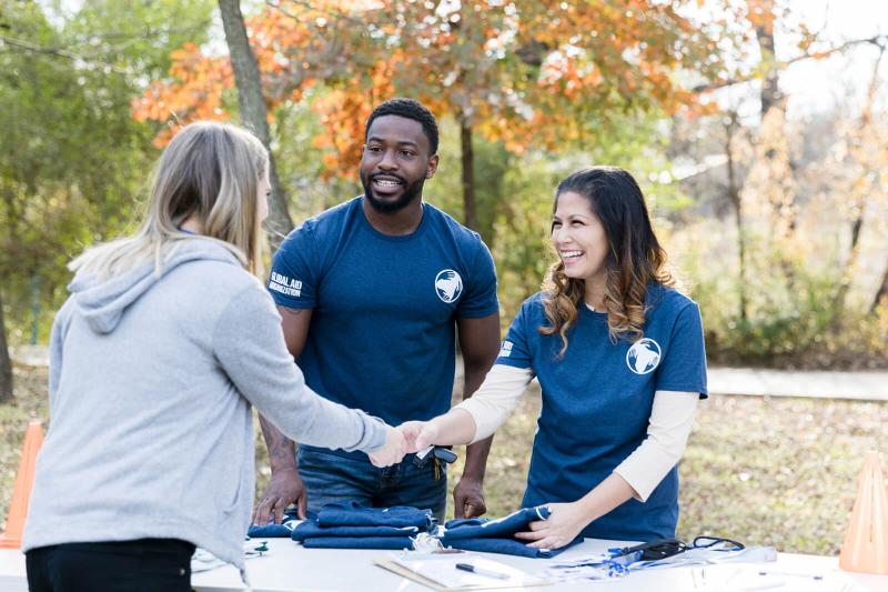 Why Volunteer Time Off Is a Valuable Benefit for Everyone | LoveToKnow