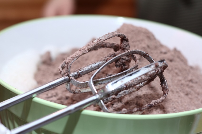 Home & Living Vintage Wilton Gold Cone Cake Pan 1971 Pots & Pans ...