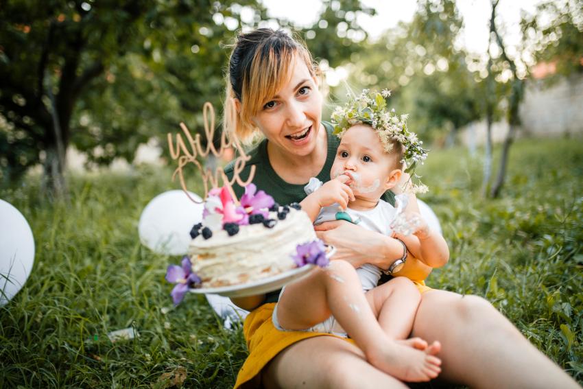 14 Sweet First Birthday Photoshoot Ideas for Pro-Level Pics | LoveToKnow