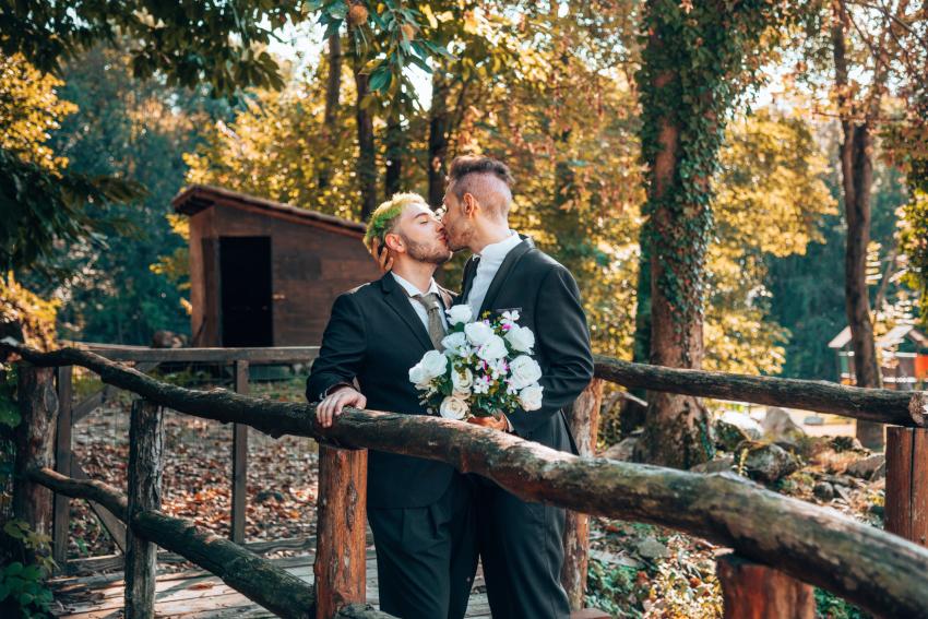 21 Spectacular Fall Wedding Ideas on a Budget | LoveToKnow