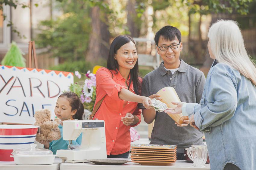 10 Tried-and-True Yard Sale Tips for Maximum Profits | LoveToKnow