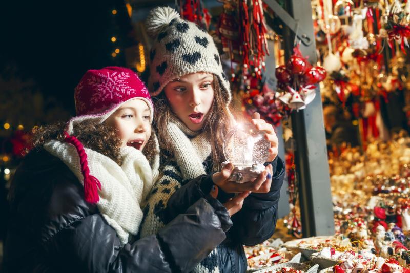 How to Set Up an In-School Holiday Gift Shop | LoveToKnow