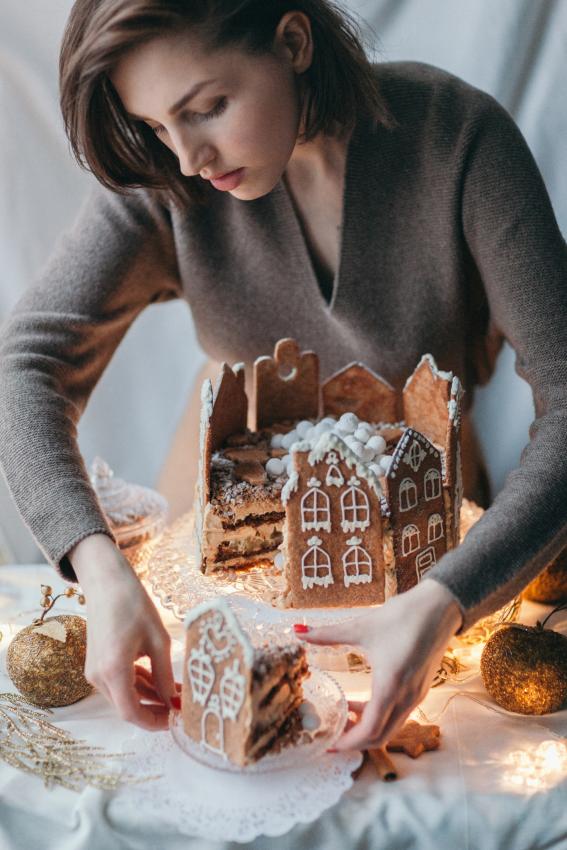 18 Fun Gingerbread House Pictures to Inspire Yours | LoveToKnow