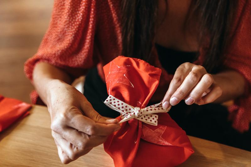 10 Sweetly Simple DIY Christmas Gifts for Anyone | LoveToKnow