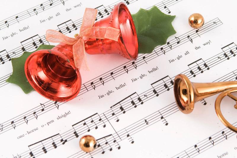 36 Christmas Song Lyrics: Sing Festively (and Correctly) | LoveToKnow