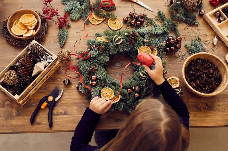 4 DIY Creative Christmas Decorations: Inexpensive & Fun | LoveToKnow
