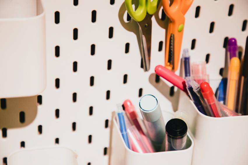 25 Arts & Craft Storage Ideas for a Clean Craft Room | LoveToKnow