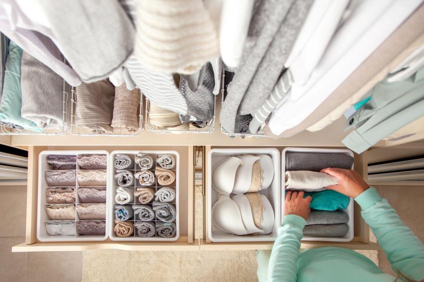 12 Blanket Storage Ideas to Tuck Away Bulky Bedding | LoveToKnow