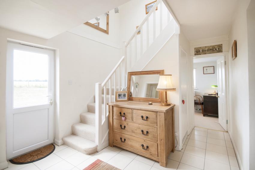 13 Entryway Organization Ideas for a Welcoming Home | LoveToKnow