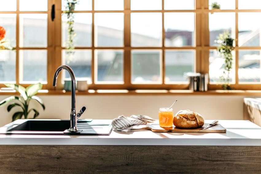 How to Get Food Smells Out of Your House: 13 Smart Solutions | LoveToKnow