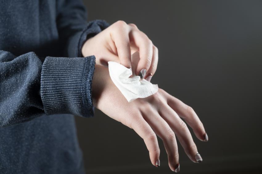 25 Genius Uses for Baby Wipes to Make Your Life Easier | LoveToKnow