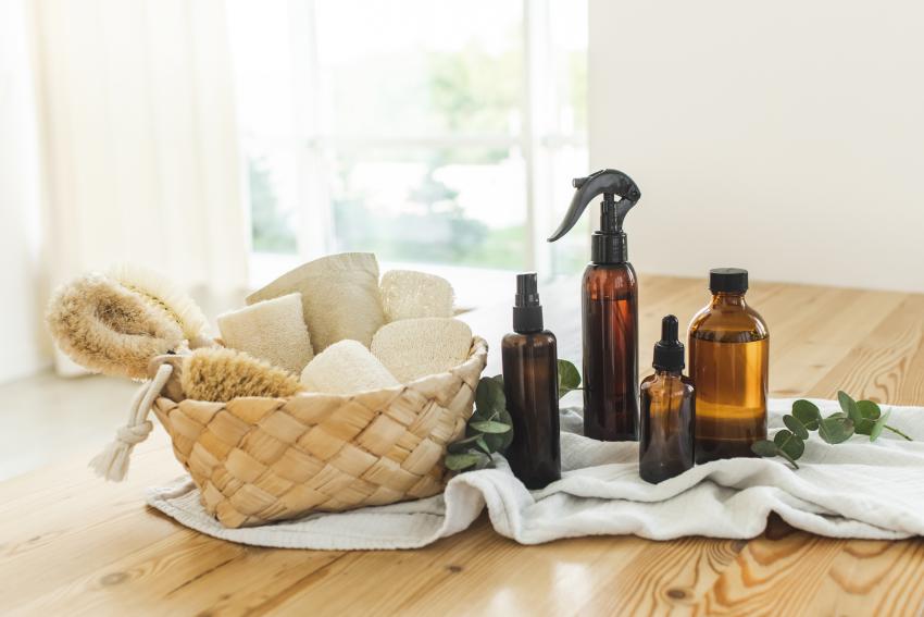 10 Ways to Banish Odors & Keep Your Bathroom Smelling Good | LoveToKnow