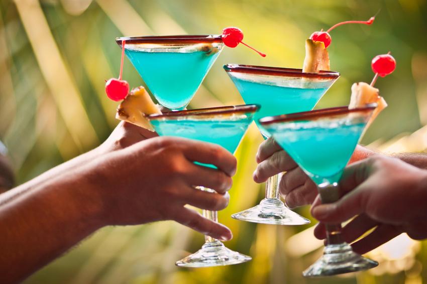 11 Hawaiian Drink Recipes That Are Straight From Paradise | LoveToKnow