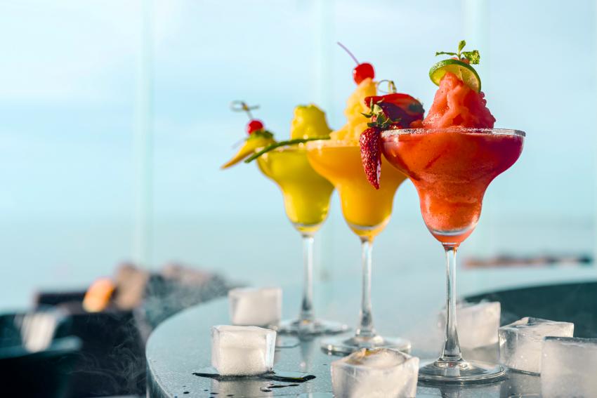 11 Frozen Blender Drink Recipes With Alcohol: Deliciously Chill ...