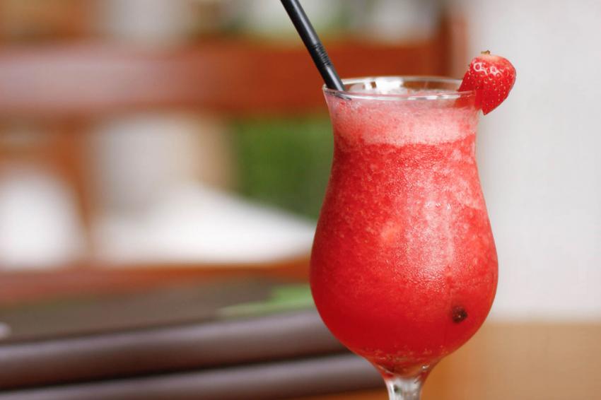 Fun Fruity Alcoholic Drinks: 19 Delicious Recipes | LoveToKnow