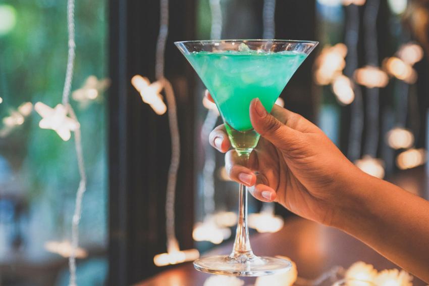 37 Girly Bar Drinks That'll Slay on Girls' Night | LoveToKnow