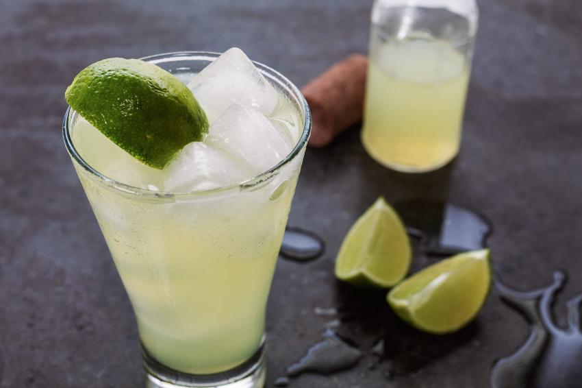 37 Girly Bar Drinks That'll Slay on Girls' Night | LoveToKnow