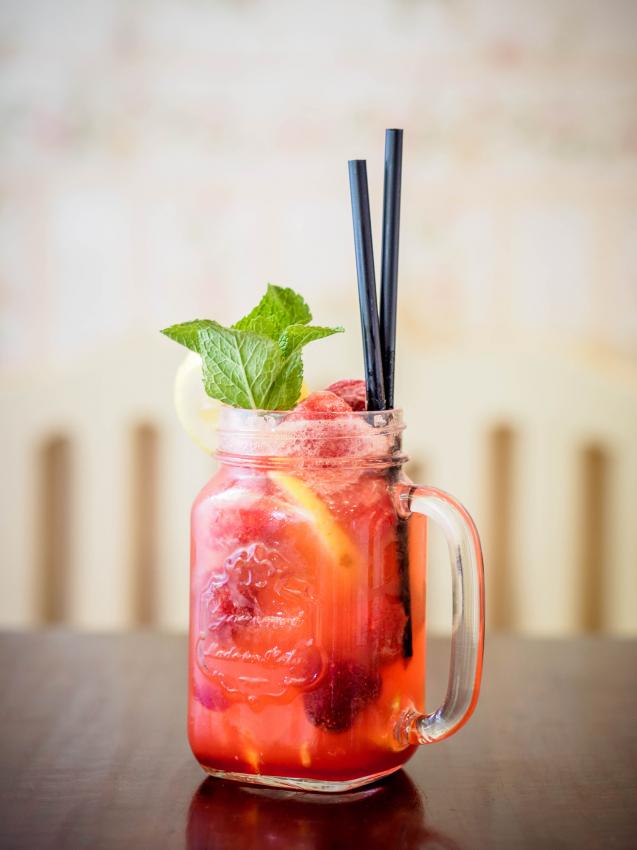 12 Boozy Lemonade Recipes for a Sip of Sunshine | LoveToKnow