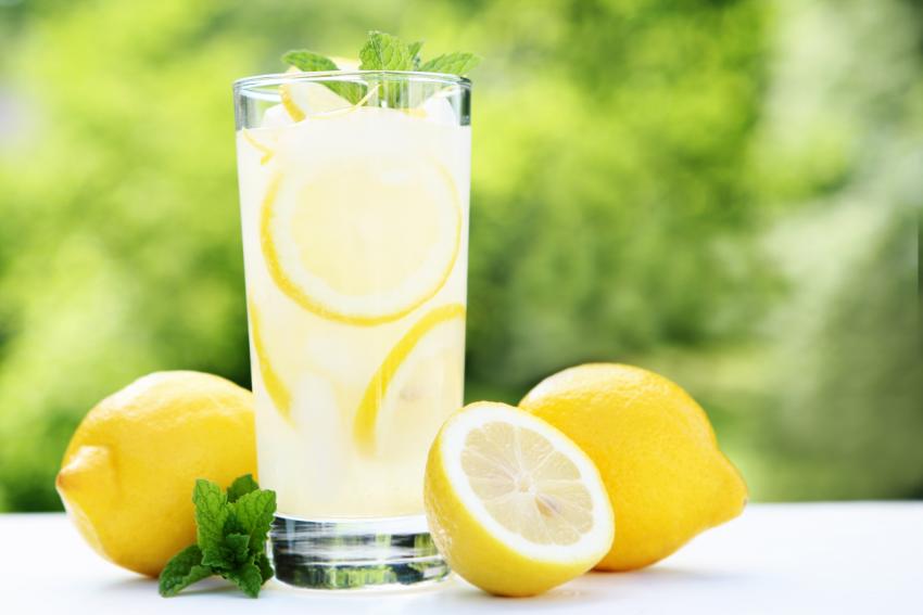12 Boozy Lemonade Recipes for a Sip of Sunshine | LoveToKnow