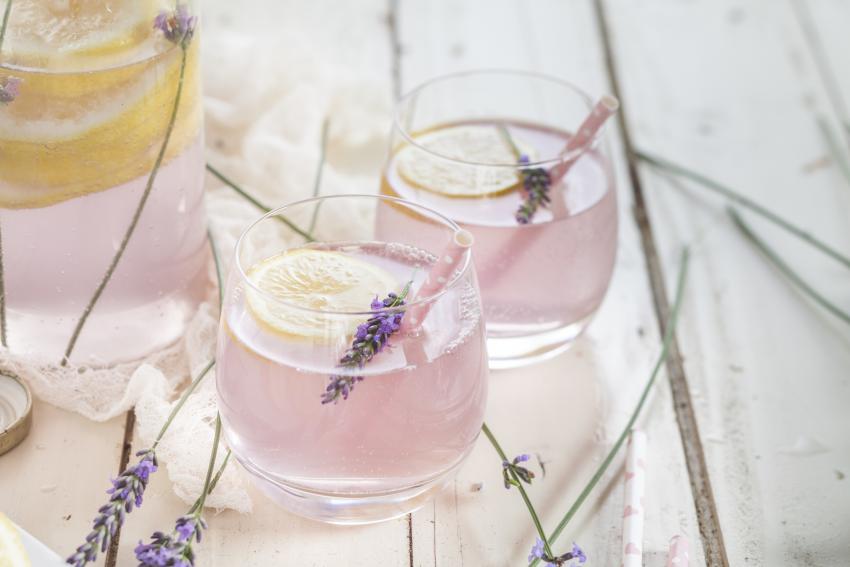 12 Boozy Lemonade Recipes for a Sip of Sunshine | LoveToKnow