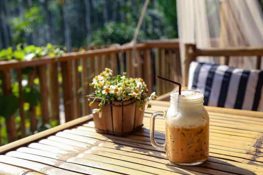 9 Spring Coffee Drinks & Flavors to Awaken Your Palate | LoveToKnow