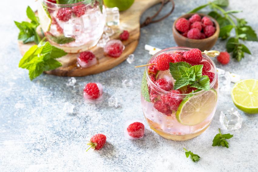 6 White Claw Cocktails Perfect for Spring & Summer Sipping | LoveToKnow