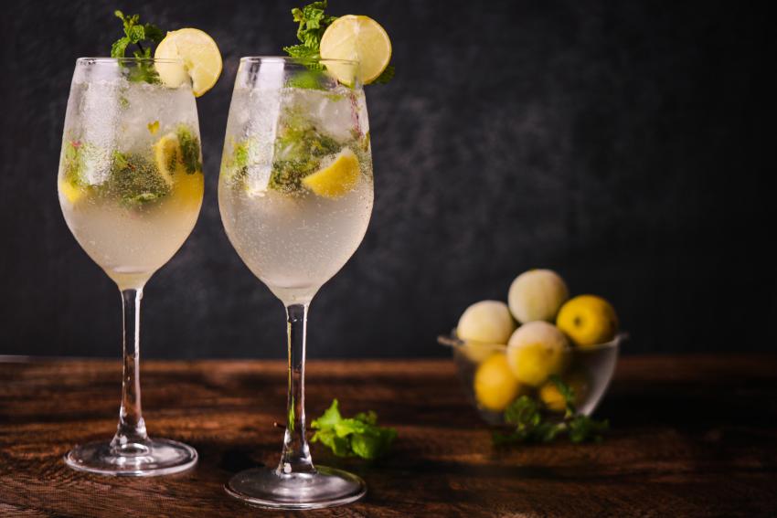 10 Spritz Cocktail Recipes for Light Refreshment | LoveToKnow
