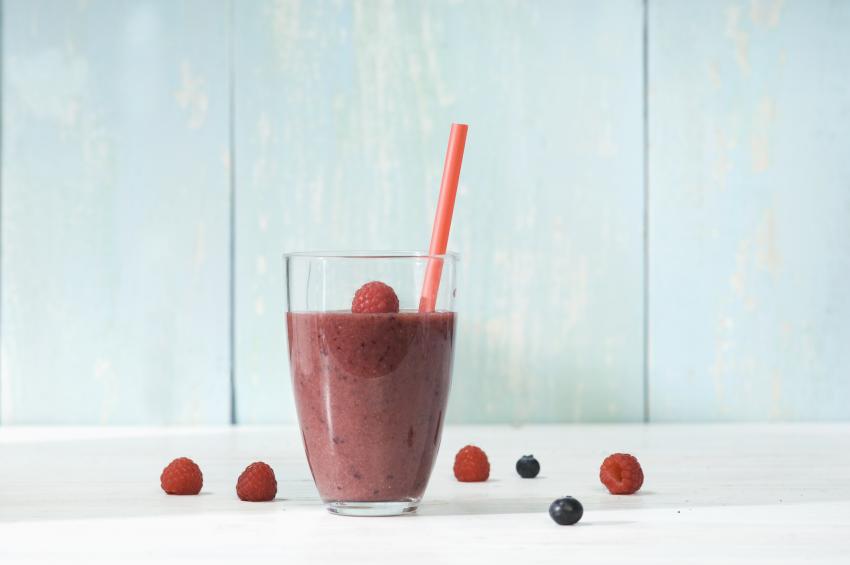 8 Boozy Smoothies That Mix Booze & Your Favorite Ingredients | LoveToKnow