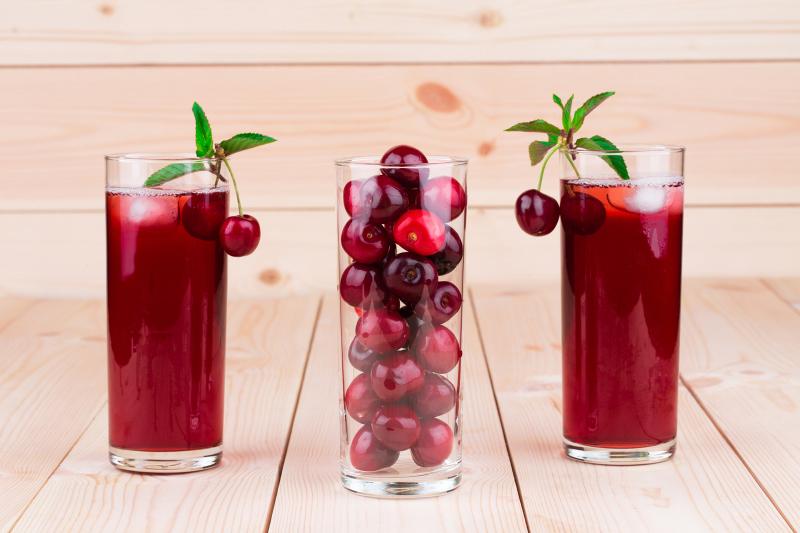 16 Easy Cherry Cocktails to Cheer You Up | LoveToKnow