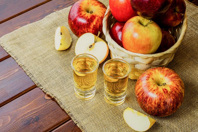 7 Apple Pie Shooters That Are Dangerously Delicious | LoveToKnow