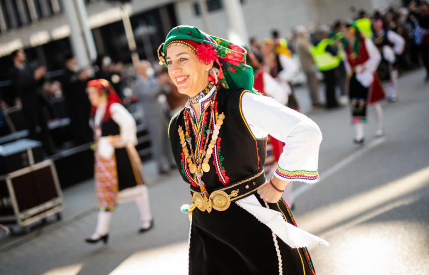 25 National Costumes to Connect to Cultures From Around the World ...