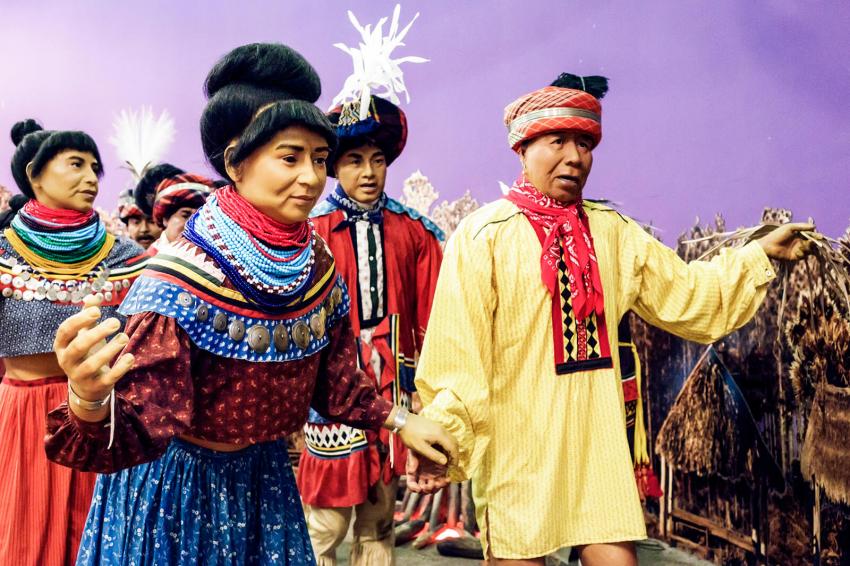 25 National Costumes to Connect to Cultures From Around the World ...