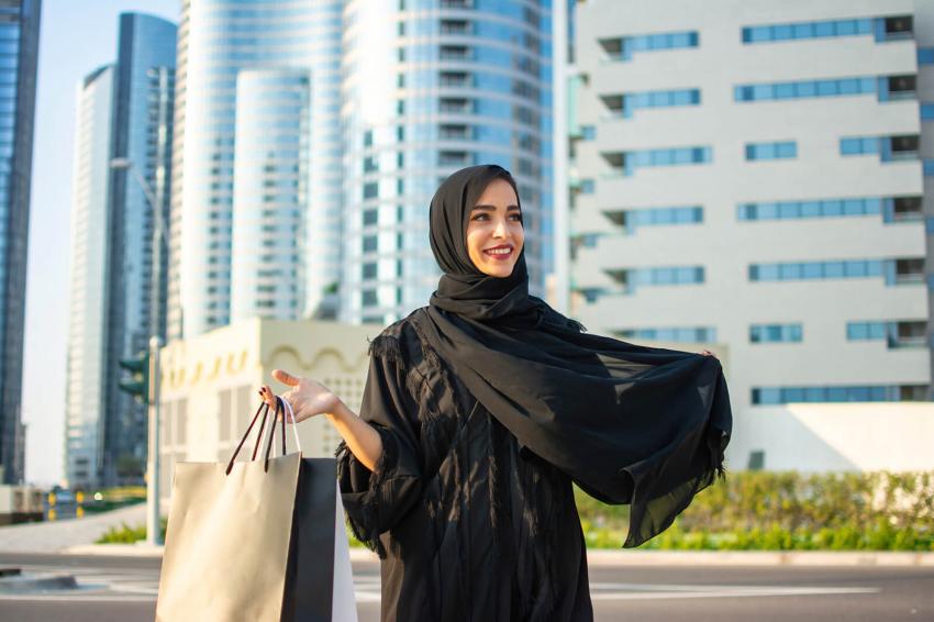 25 National Costumes to Connect to Cultures From Around the World ...