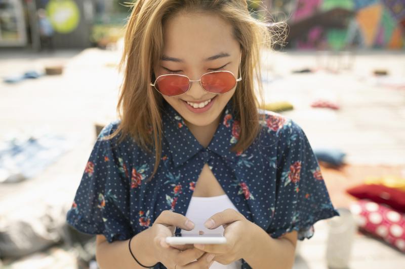 Master the Art of Texting: Perfect Conversation Starters | LoveToKnow