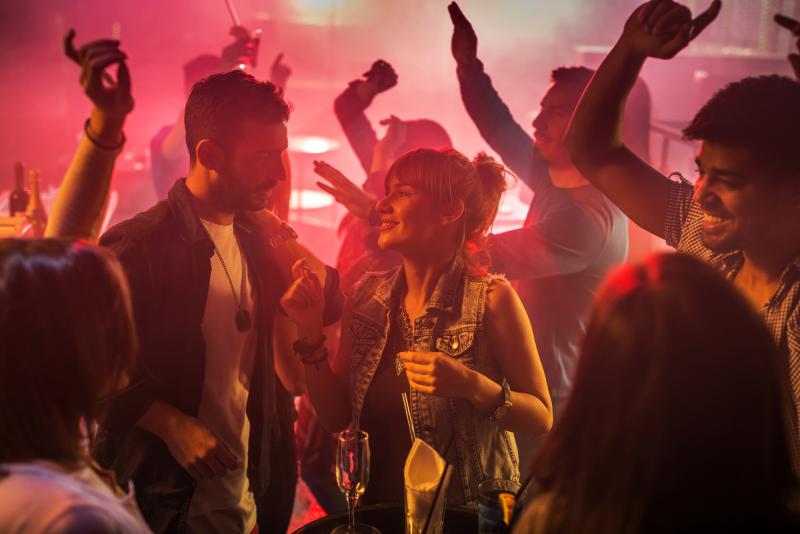 Understanding ESFP Compatibility in Relationships | LoveToKnow