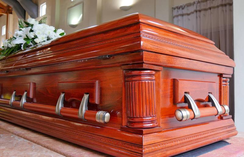 Differences Between Coffins and Caskets: A Comprehensive Guide | LoveToKnow